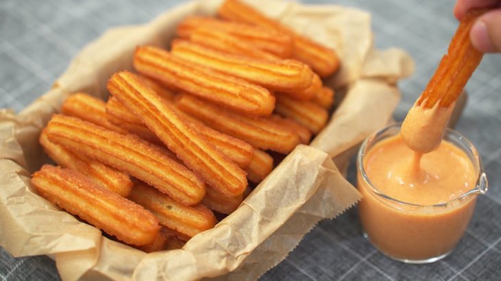 Crispy Potato Churros & Spicy Cheese Sauce | ☆人気料理の飯テロをTANOSHIMOW☆